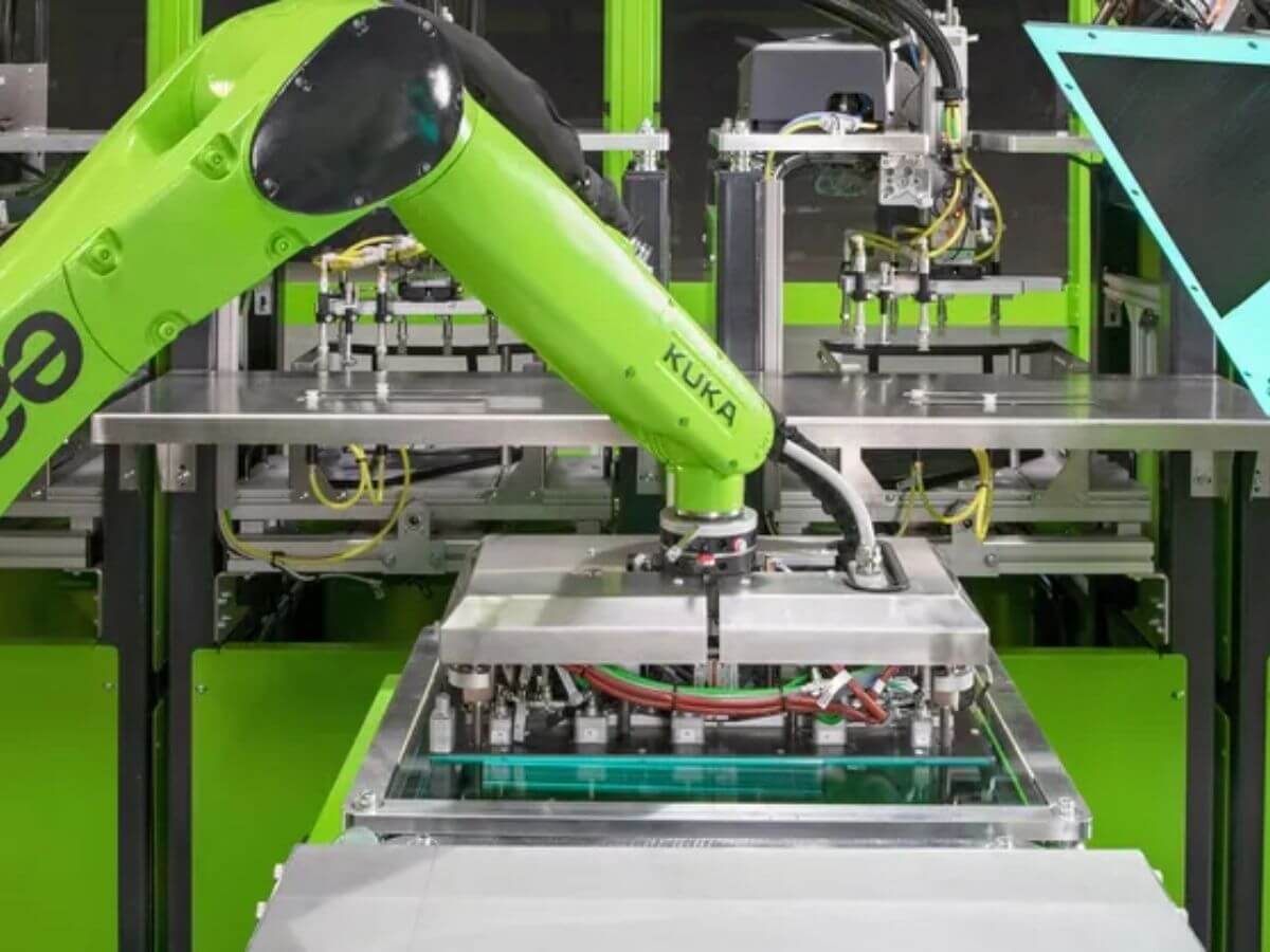 How Automotive Plastic Injection Molding Works | Machmaster