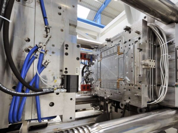 Injection Molding Process: Step By Step Guide | Machmaster