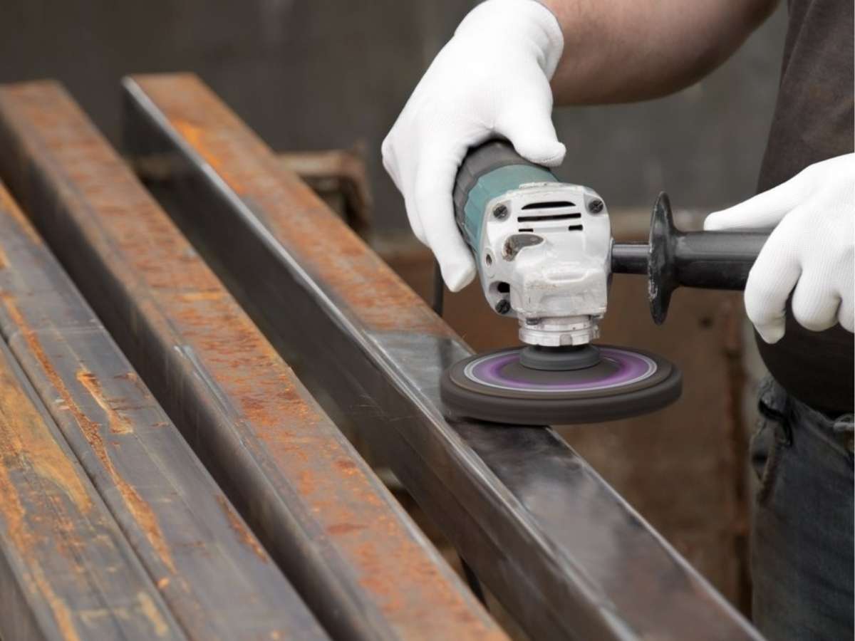 Tipos comunes de acabados metálicos y sus usos | Machmaster