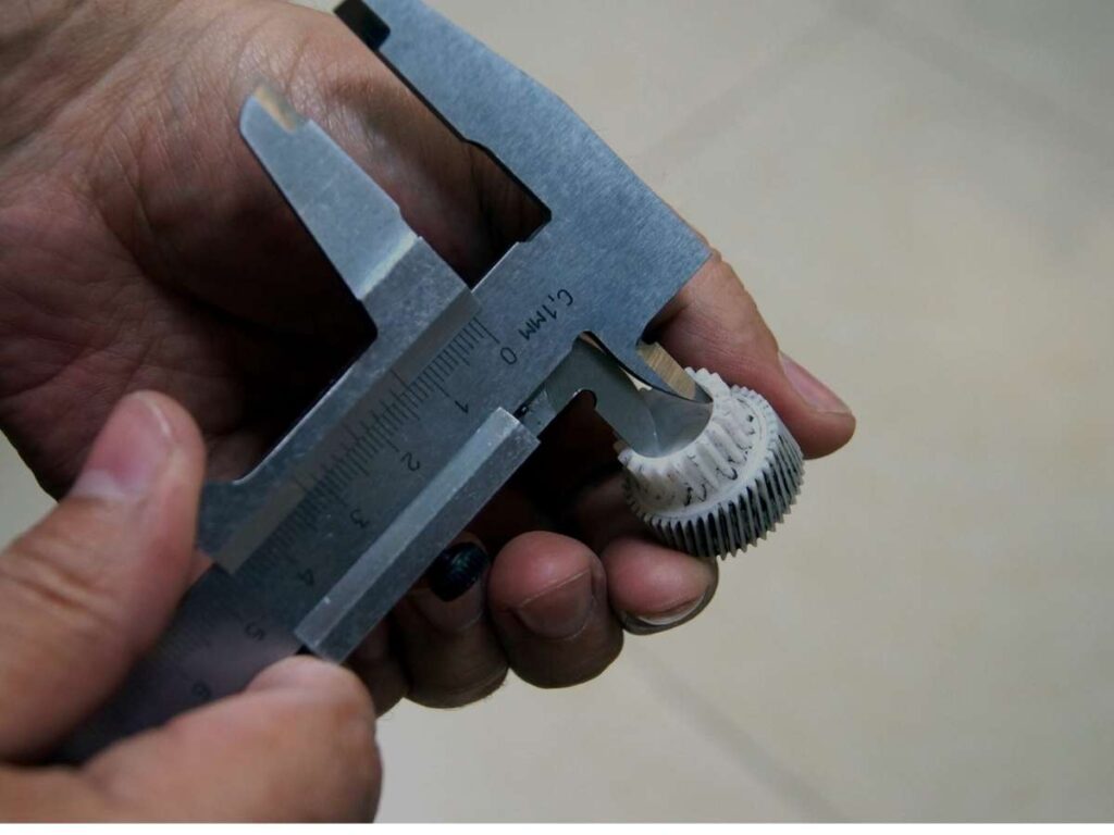 Quick Guide To Plastic Injection Molding Tolerances | Machmaster