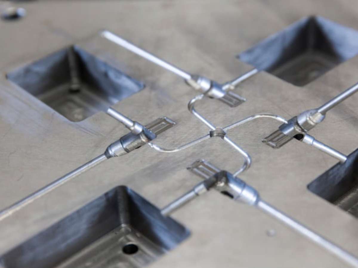 A Quick Guide To Prototype Plastic Injection Molding | Machmaster